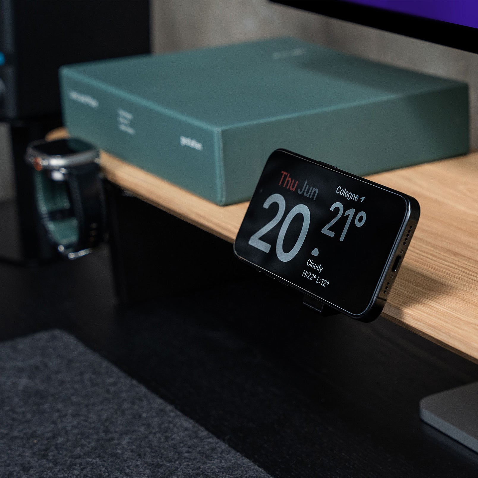 The Top 5 Desk Accessories for Apple Enthusiasts | BALOLO