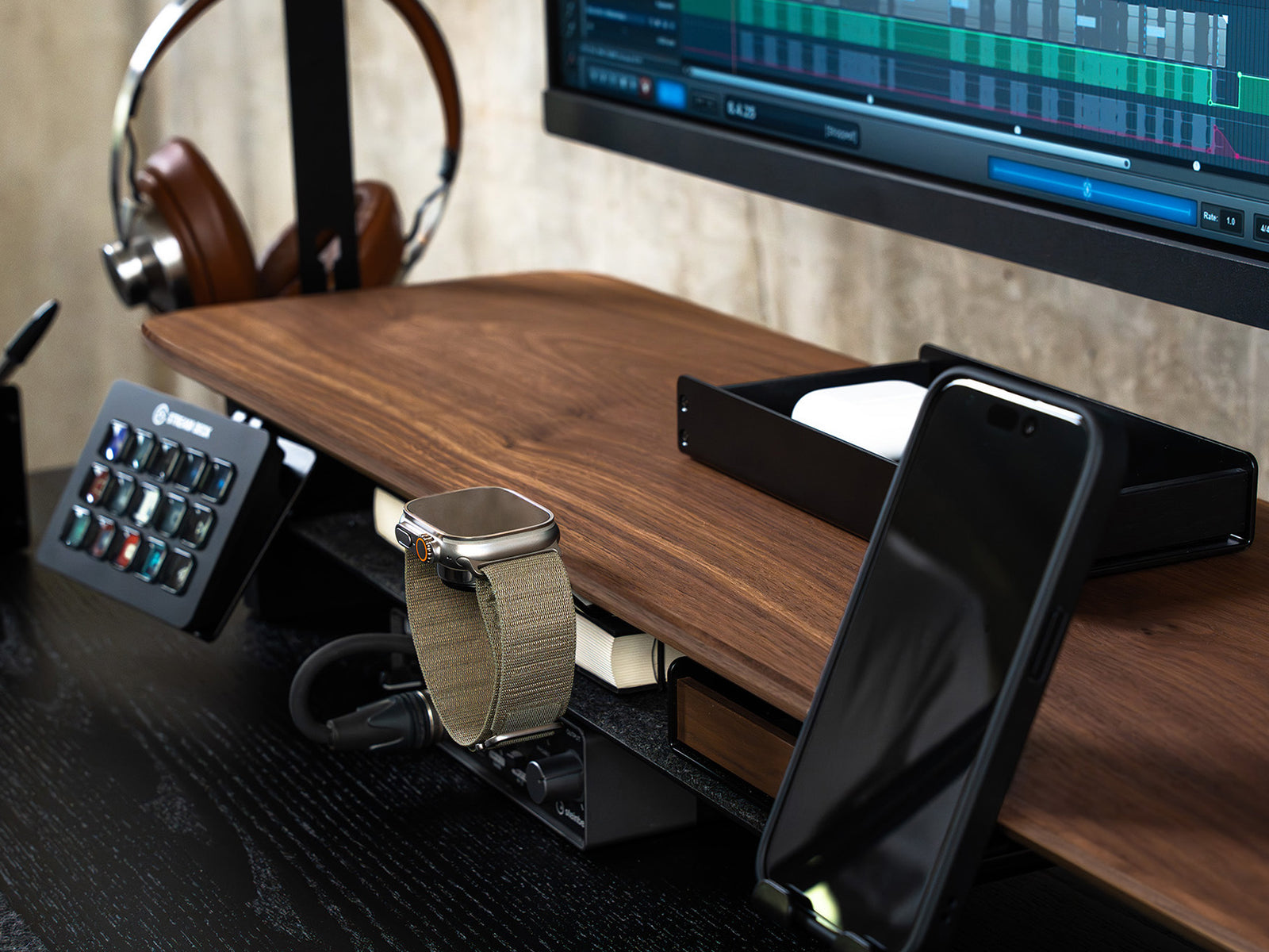 Setup Cockpit – The Dual Monitor Stand made from Solid Wood | BALOLO