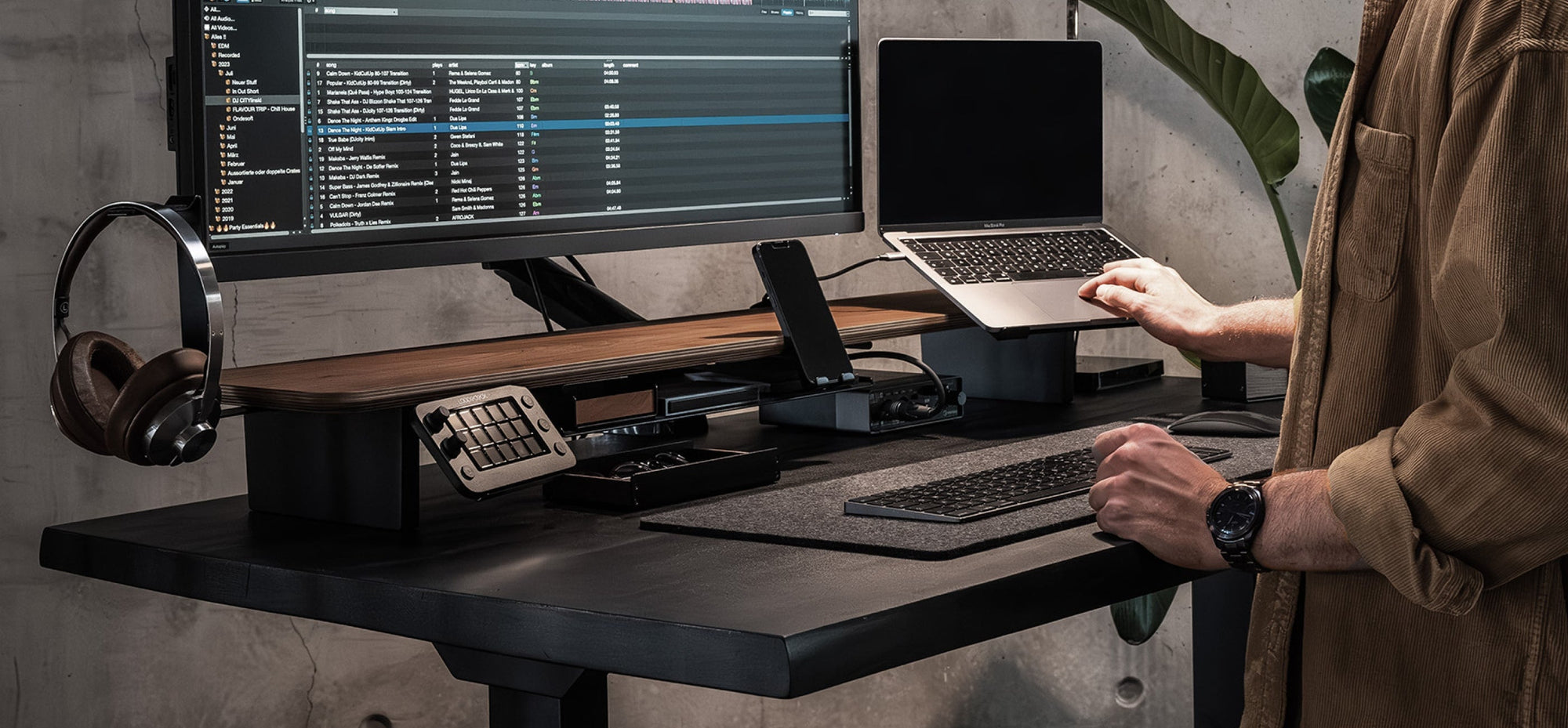 Premium Monitor Stands & Desk Accessories made from Wood | BALOLO