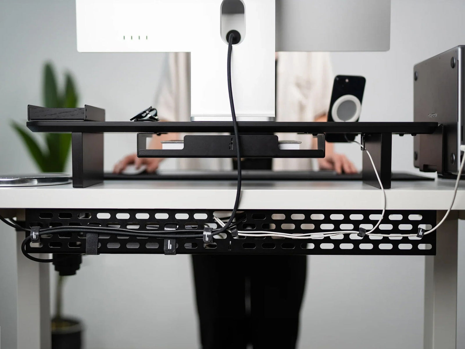 Cable Management – Neatly Organize the Cables of your Desk | BALOLO