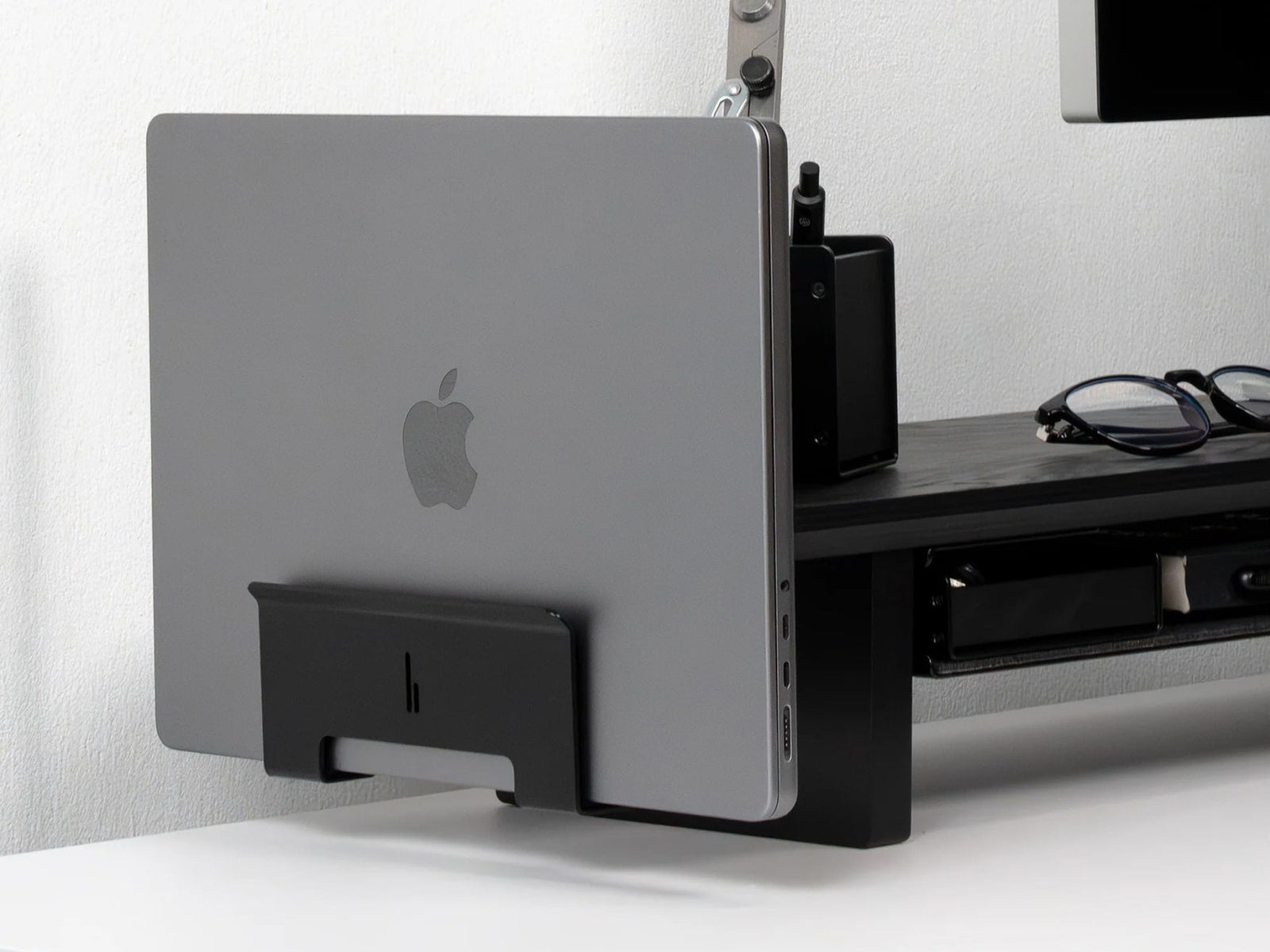 Laptop Dock – Functional Design for your Desk | BALOLO