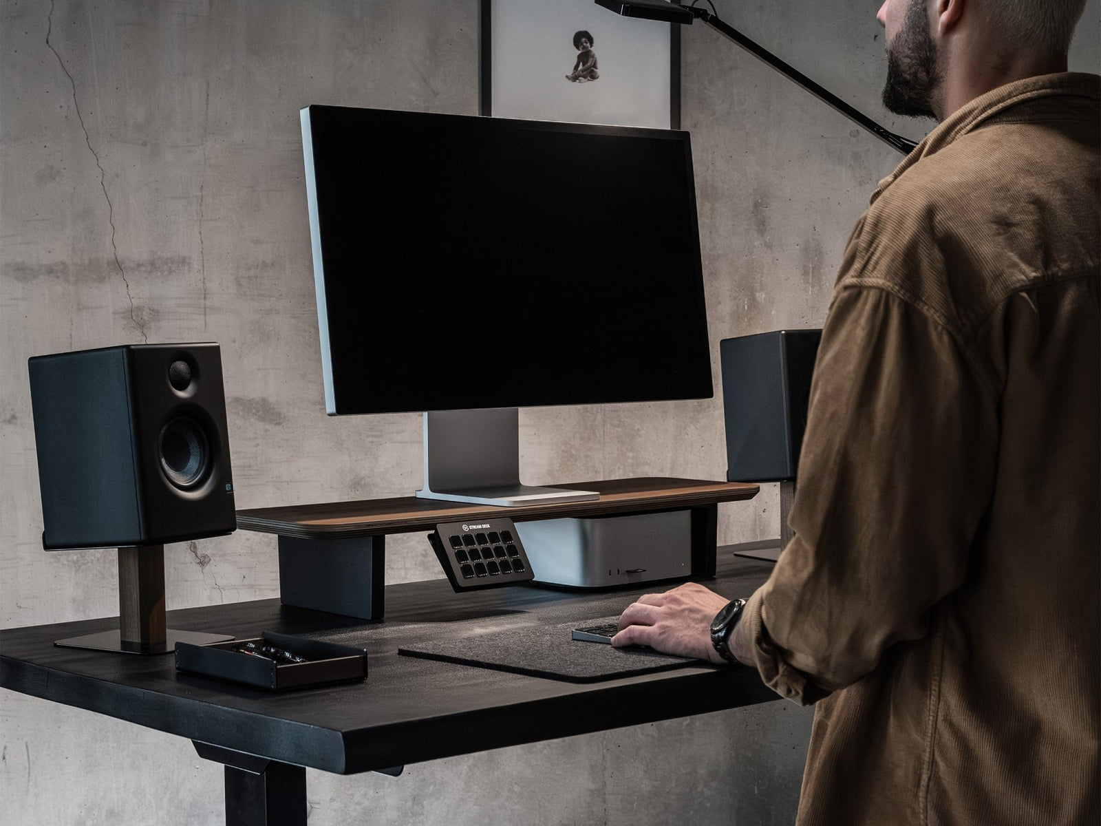 Setup Cockpit Medium – The Monitor Stand that fits every Desk | BALOLO
