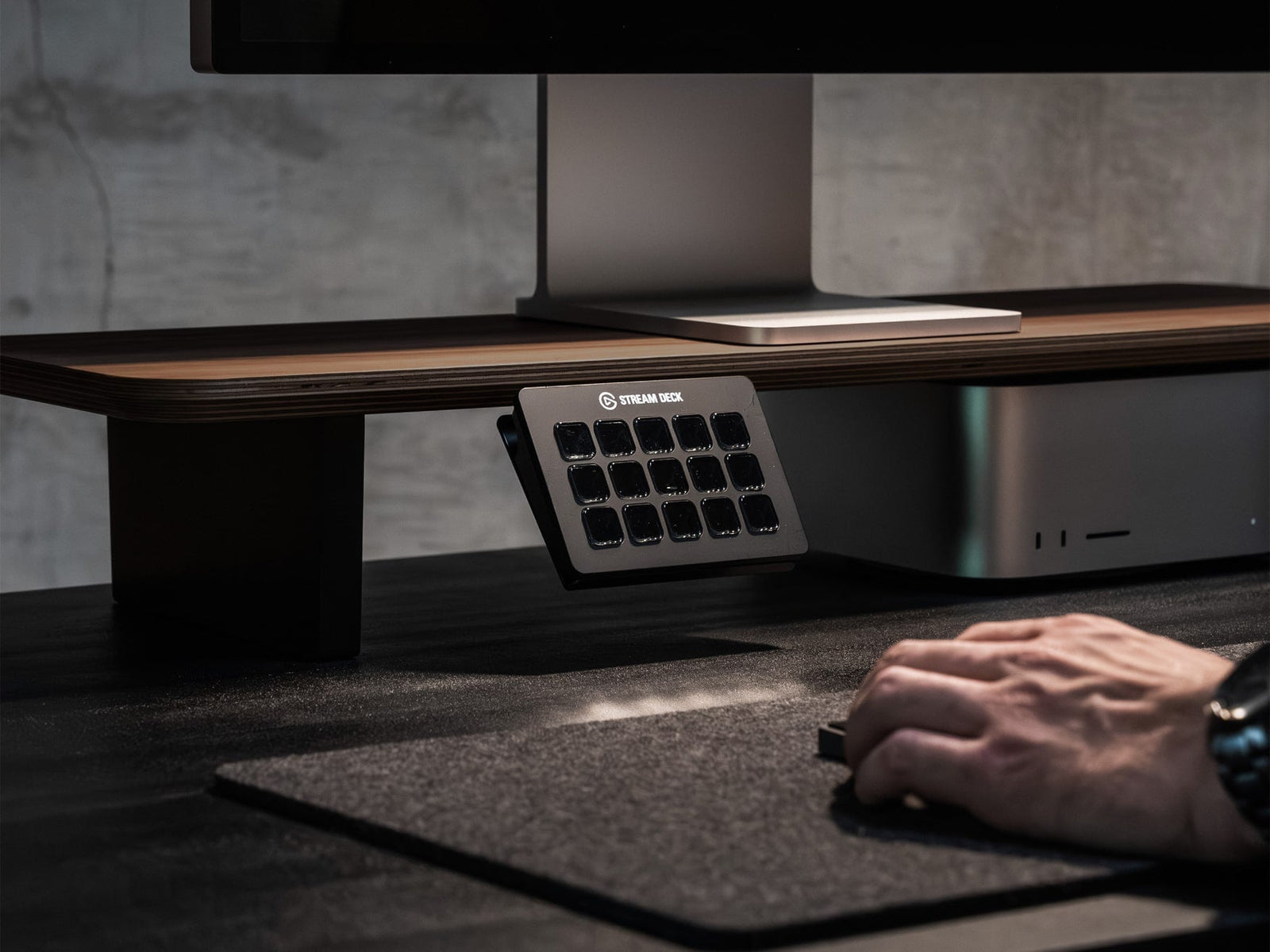 Setup Cockpit Medium – The Monitor Stand that fits every Desk | BALOLO